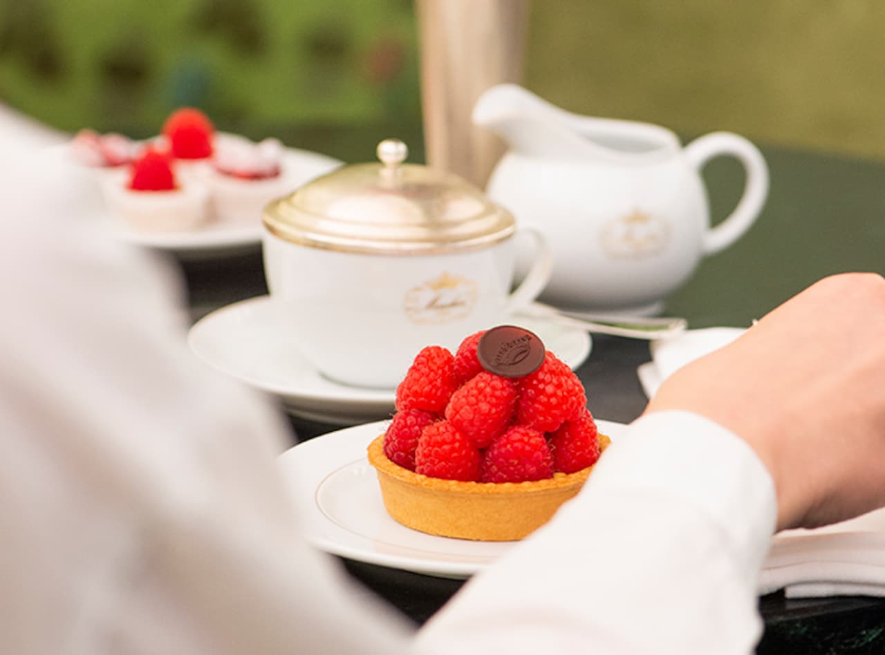 Jake Gyllenhaal to front Prada’s new men’s fragrance campaign