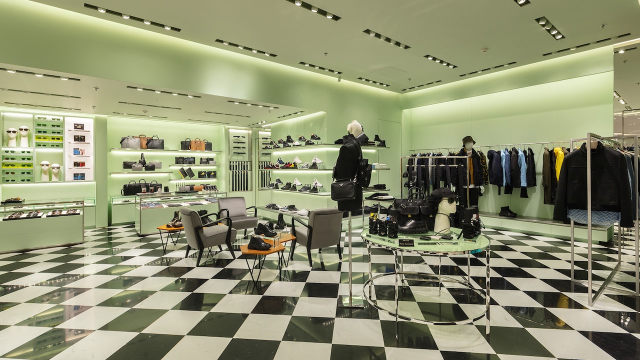 Prada全新精品店于上海开幕