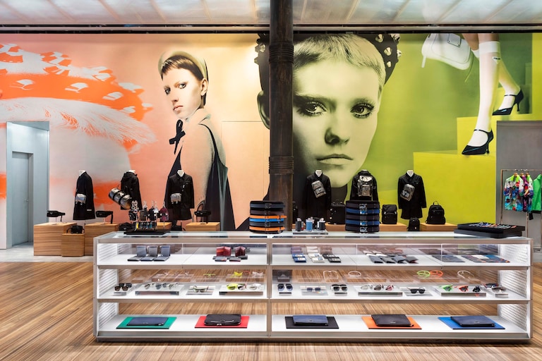 “Intersections”: the new wallpaper of Prada Epicenter in New York ...