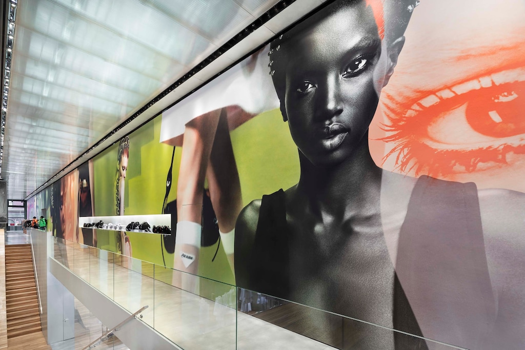 “Intersections”: the new wallpaper of Prada Epicenter in New York ...