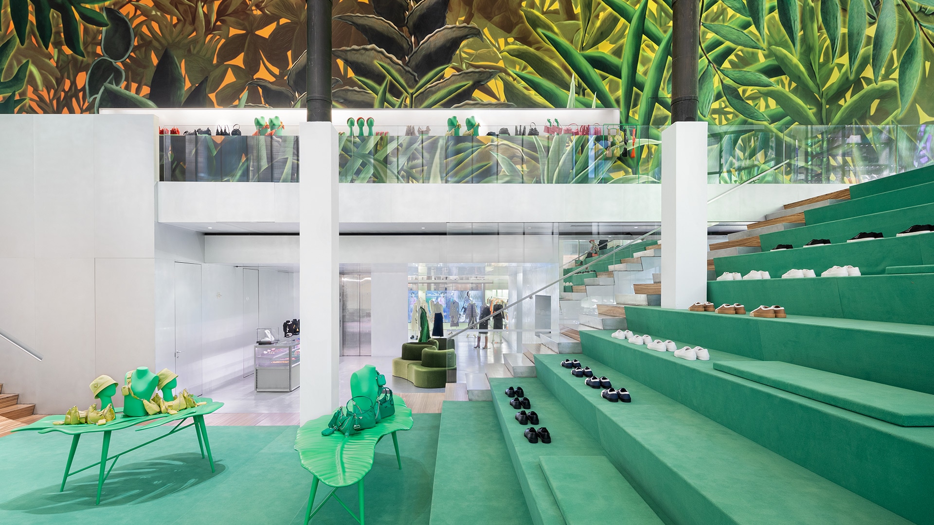 “Hyper Leaves”: new wallpaper of Prada Epicenter in New York