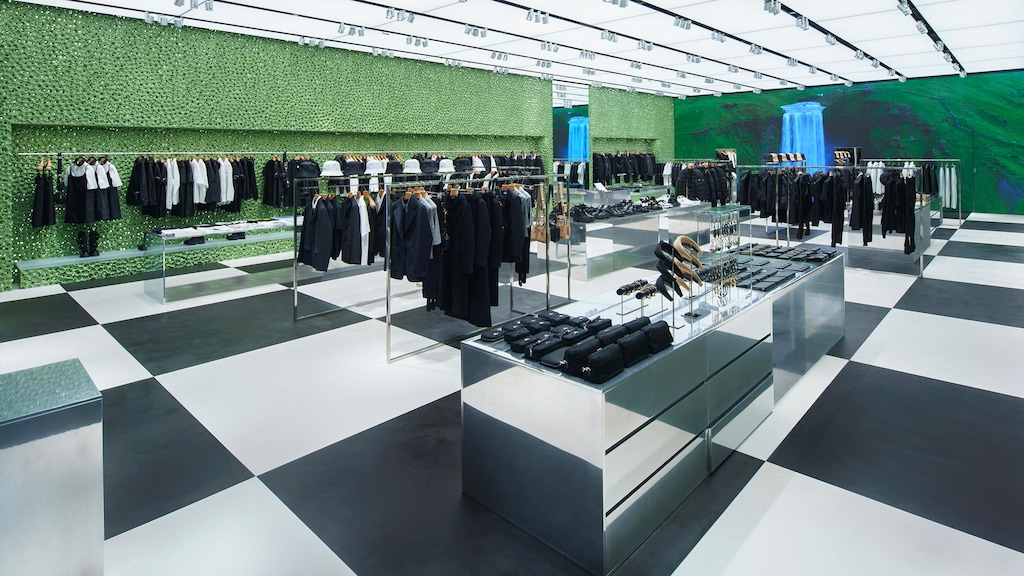 Prada opens a new boutique in Tokyo | Prada Group