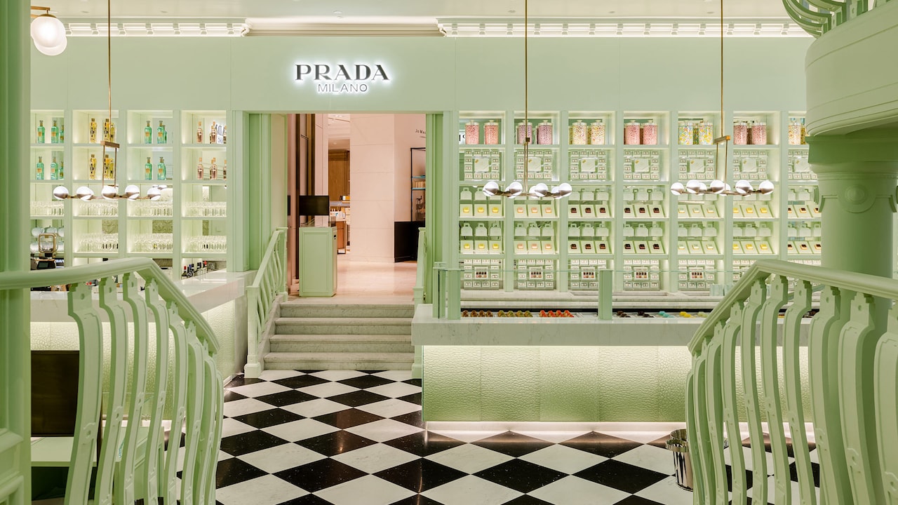 プラダ カフェ
